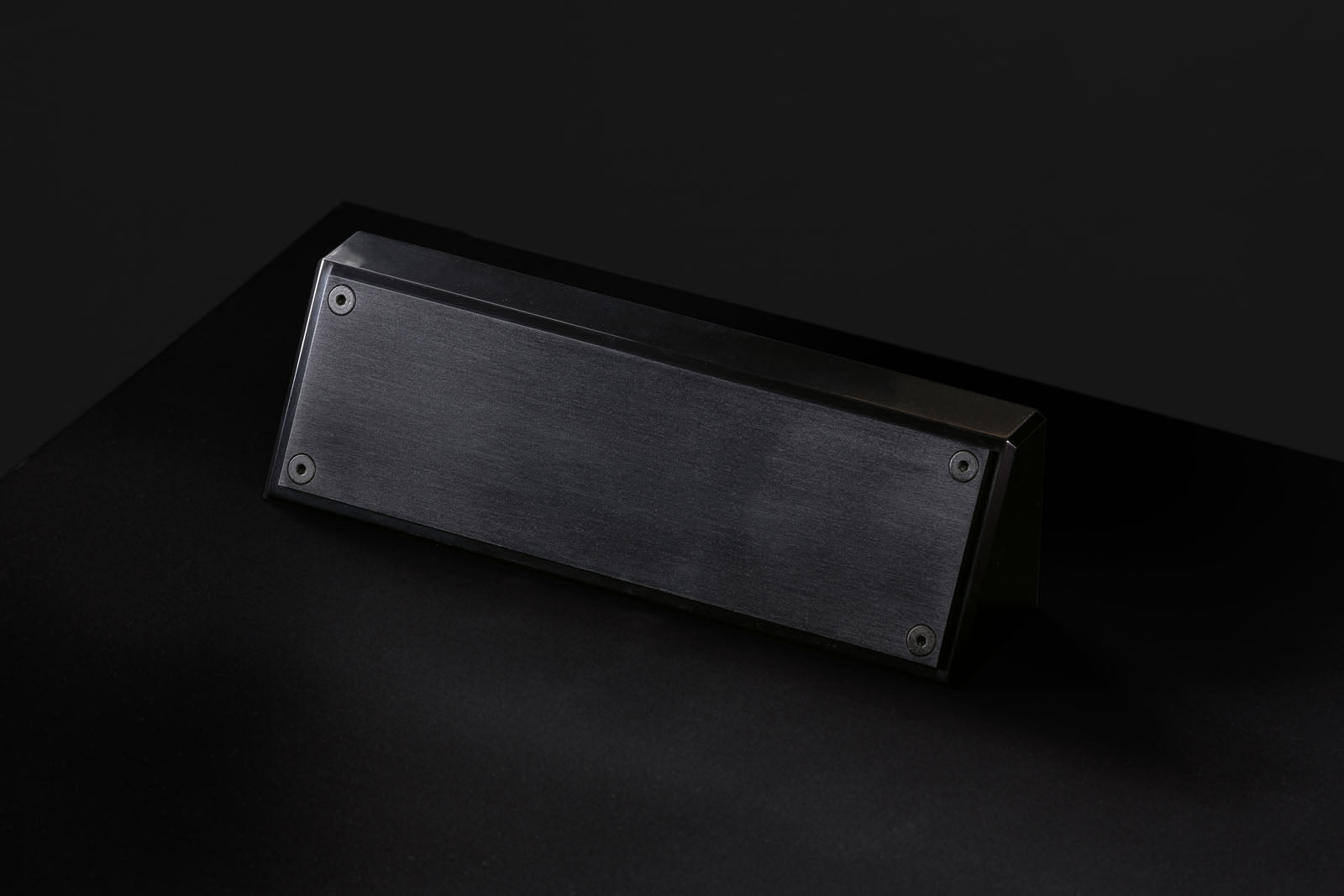 Customizable black nameplate – Olson Form